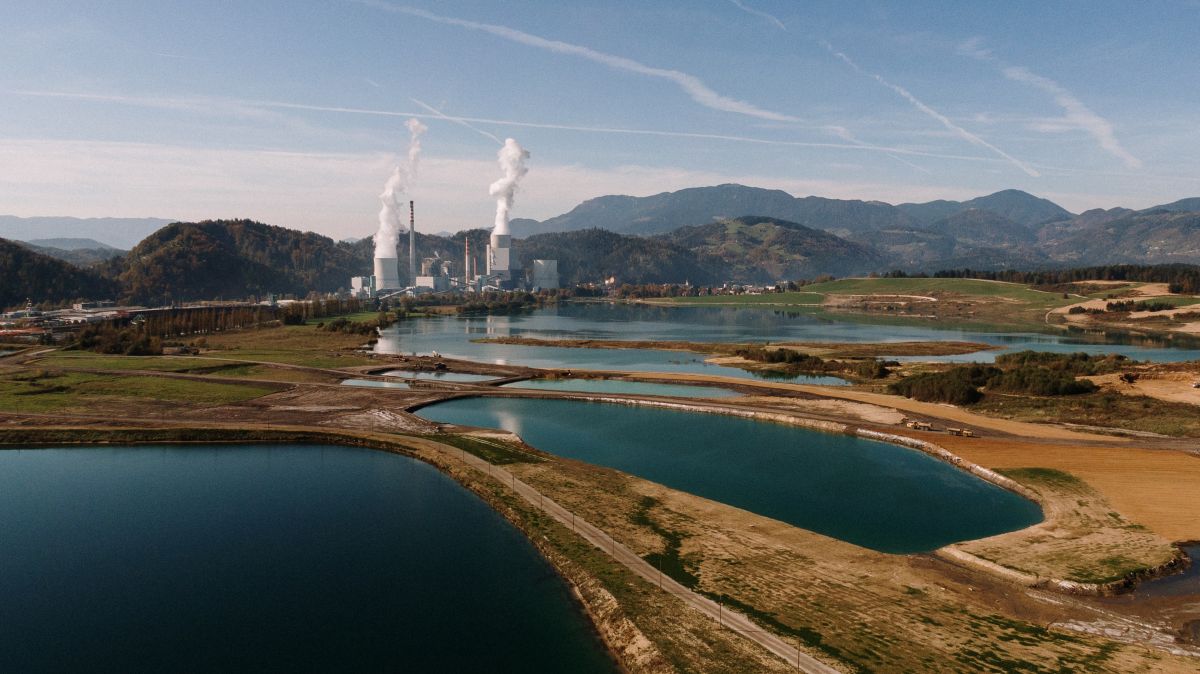 Geothermal Energy: Exploring Its Potential and Geopolitical ...